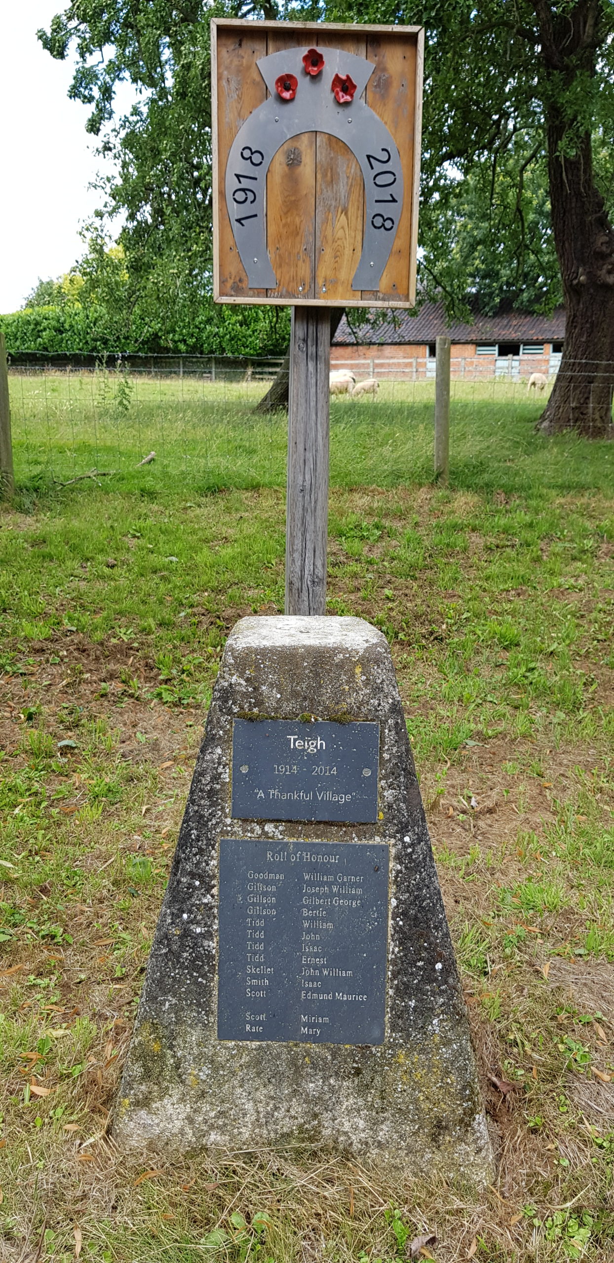 Oakham walks the Rutland Round - NWR