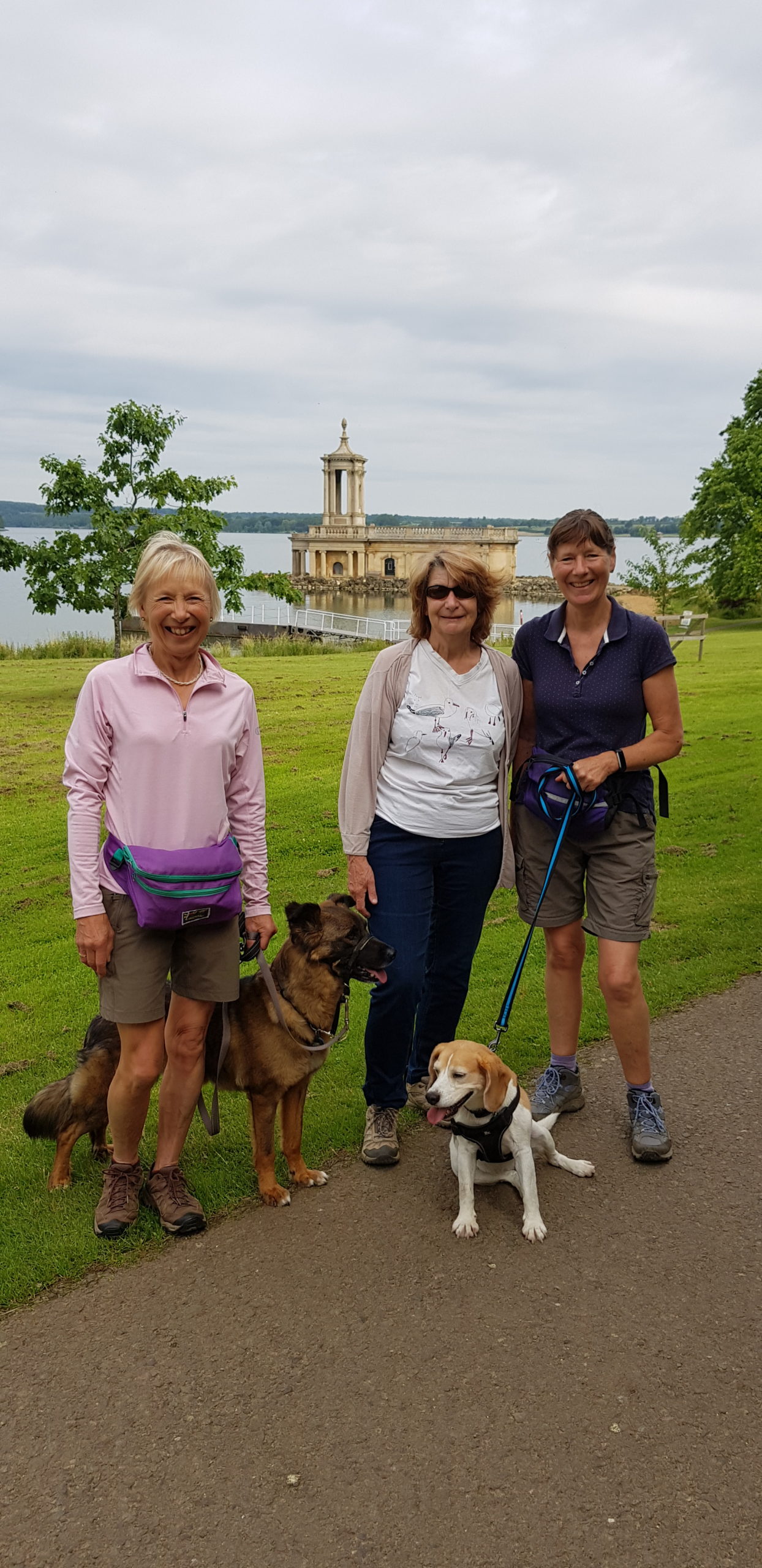 Oakham walks the Rutland Round - NWR